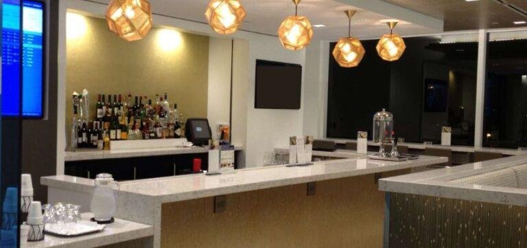 United Club Seattle, Lounge Review, Location, Photos, Hours
