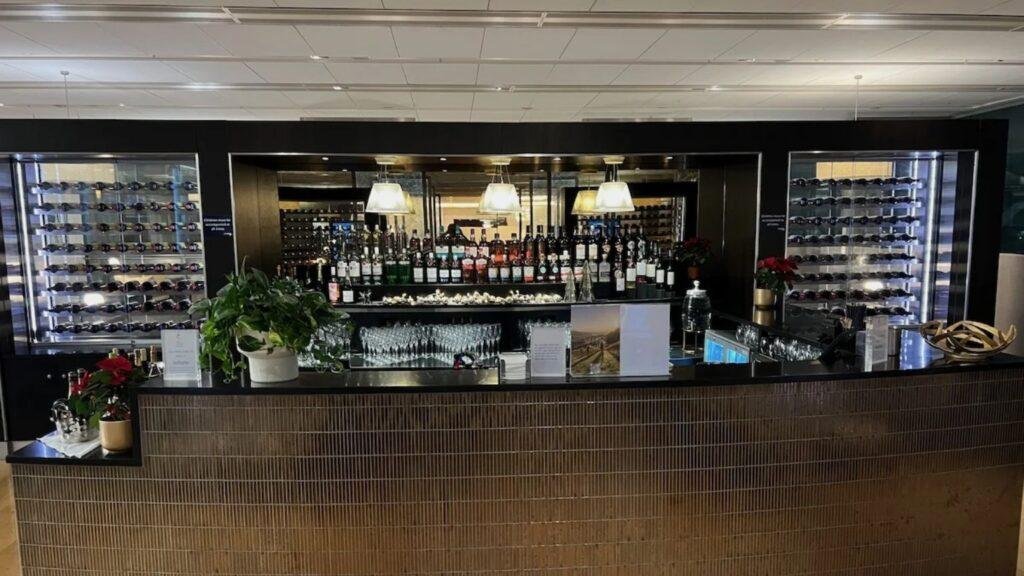 British Airways Galleries First Lounge South, BA Lounge Access