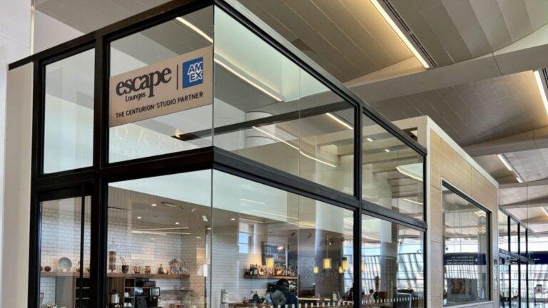 Escape Lounge PHX Review - Location, Lounge Access, Hours