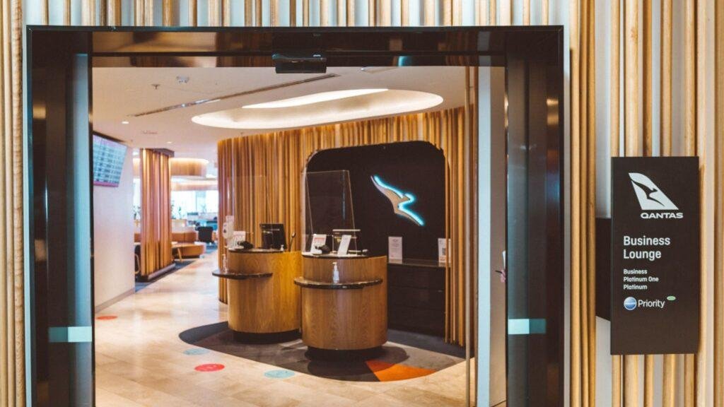 Qantas Lounge Honolulu - International Lounge Access & Reviews