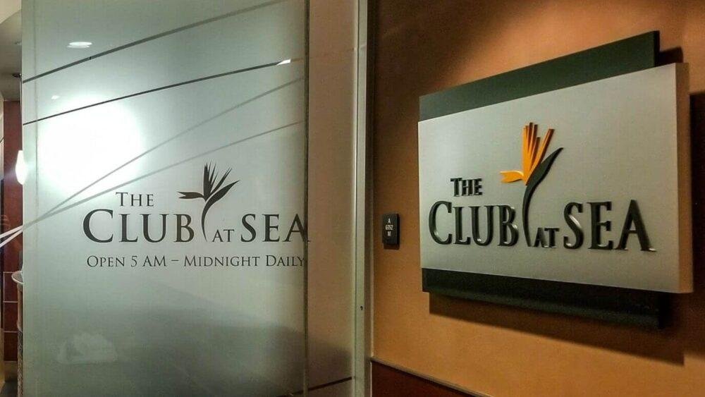 The Club SEA Lounge, Review, Access, Photos & more